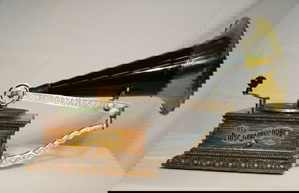 2058: COLUMBIA MODEL AJ DISC PHONOGRAPH| 78 RPM, Columb