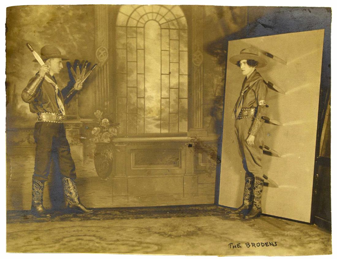 (16) VINTAGE CIRCUS & SIDESHOW PICTURES