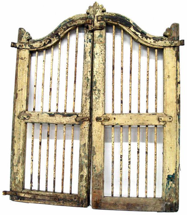 664: ANTIQUE COLONIAL ARCHITECTURAL WOOD IRON GATES