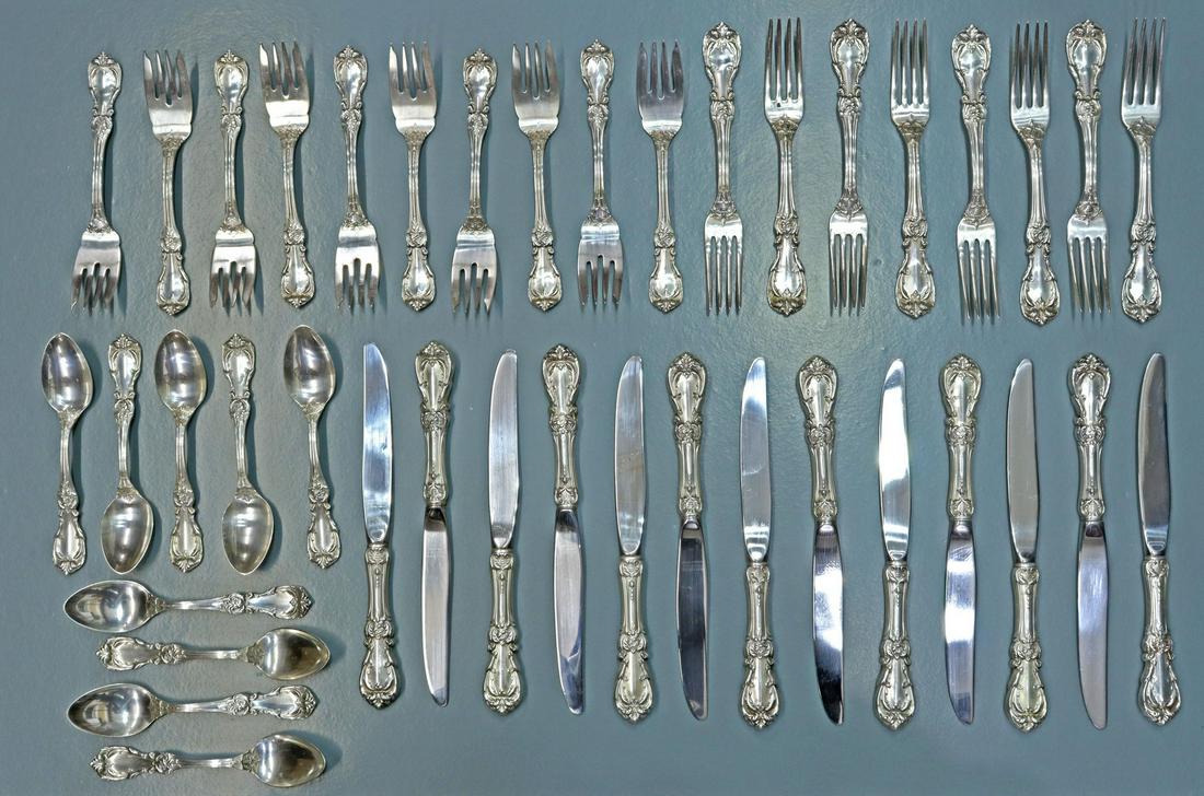 (40) Reed & Barton 'burgundy' Sterling Flatware