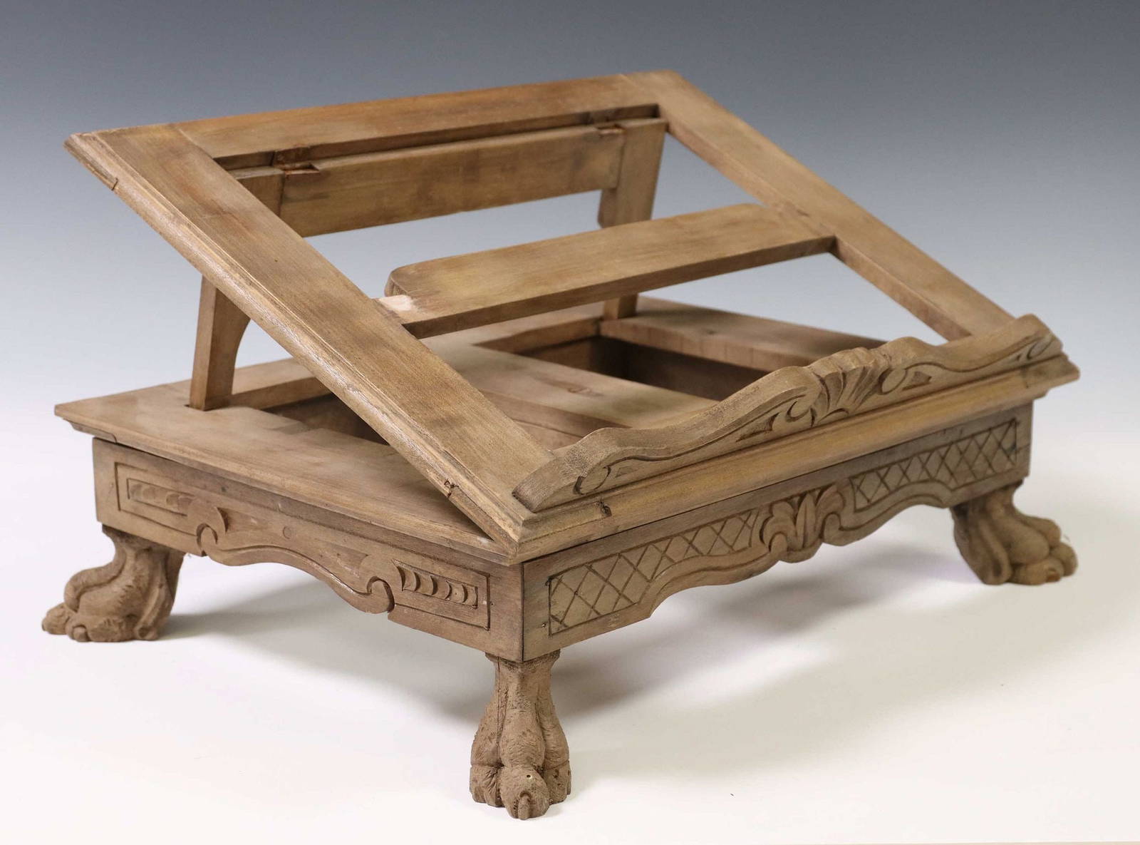Italian Carved Tabletop Lecturn Book Stand Auction