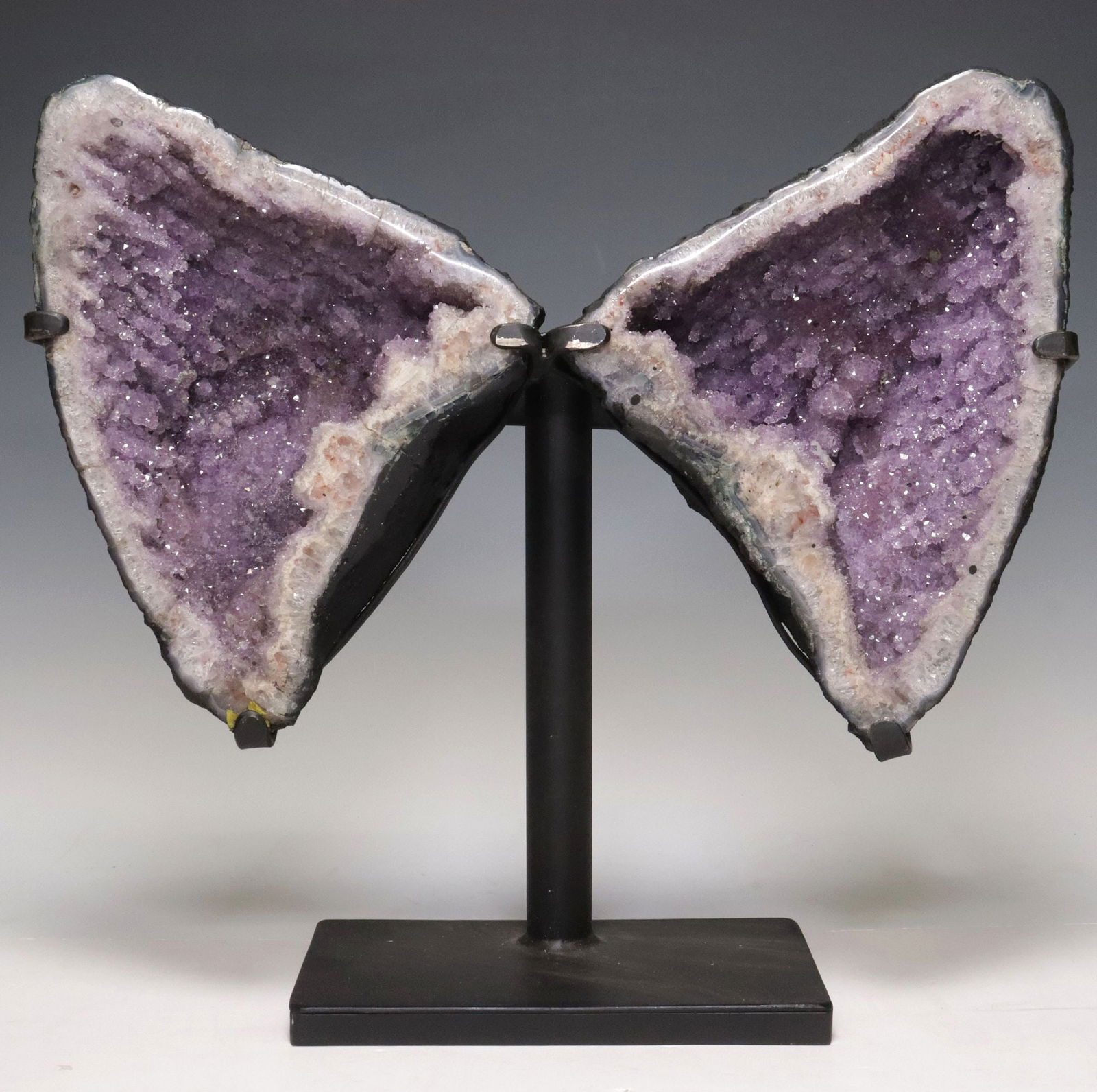 Geological Amethyst Geode Specimen Butterfly Wings - Jun 20, 2025 ...