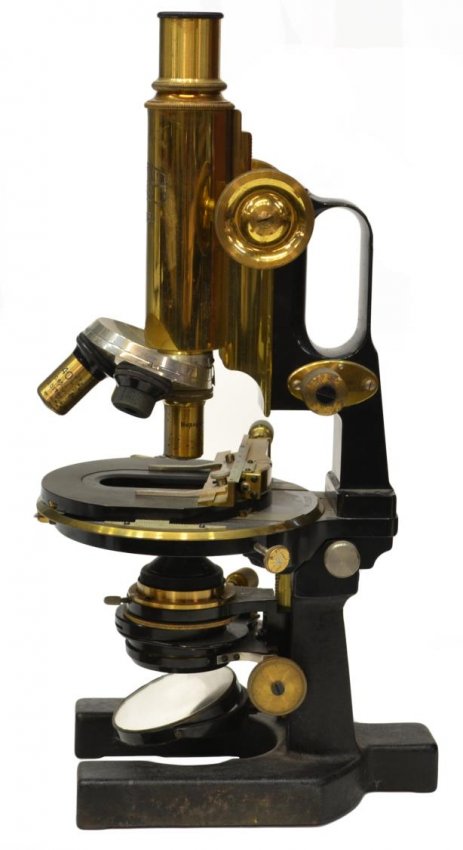 ANTIQUE CARL ZEISS MICROSCOPE & CASE : Lot 1