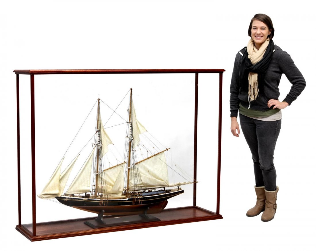 CANADIAN MODEL SHIP BLUENOSE II IN LARGE DISPLAY