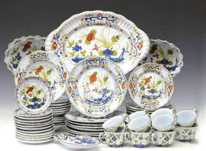 (60) Italian Sigma Garofano Faenza Dinner Service