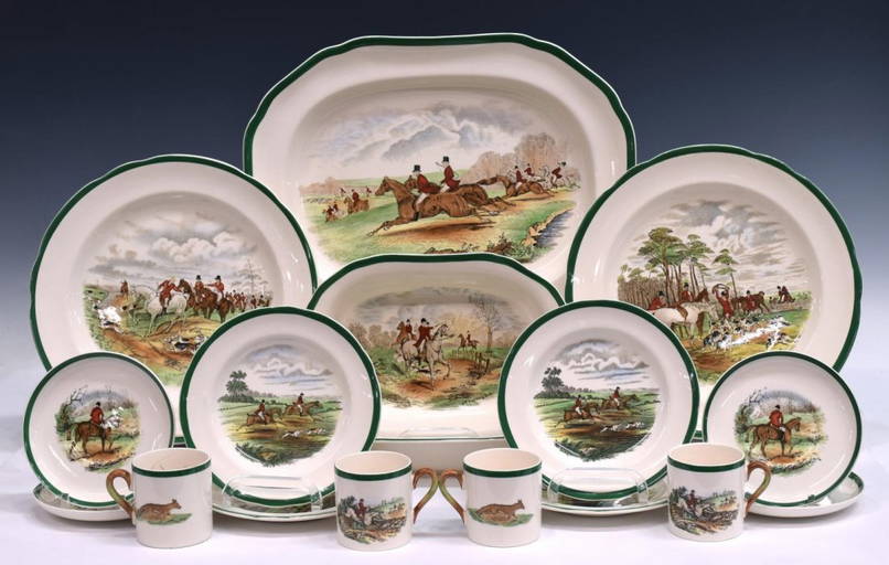 (18) Spode Porcelain Hunt Scene Dinner Service