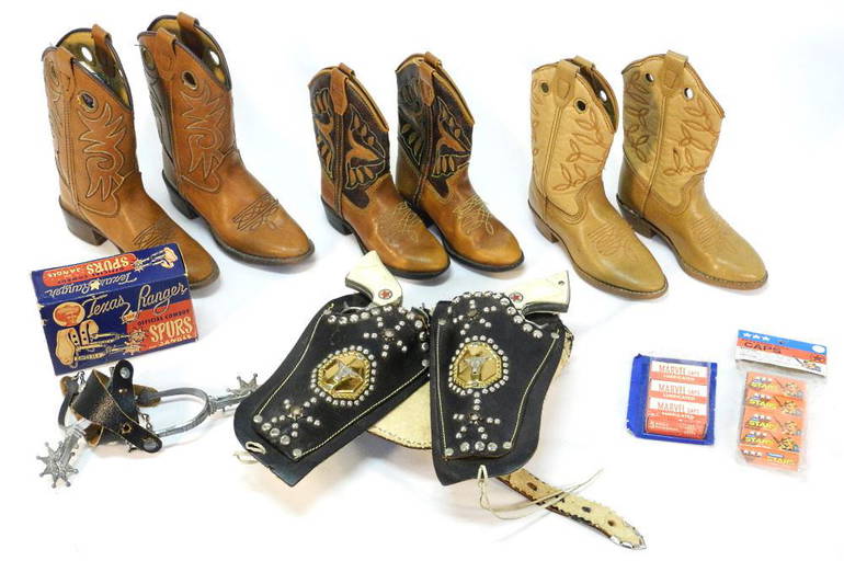 Collection Of Cowboy & Western Including Cap Guns & Costumes.
