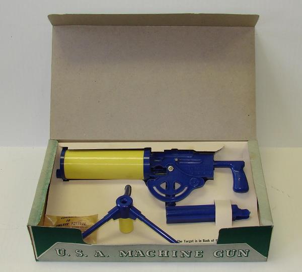4150: MINT IN BOX TOY MACHINE GUN MACO TOYS