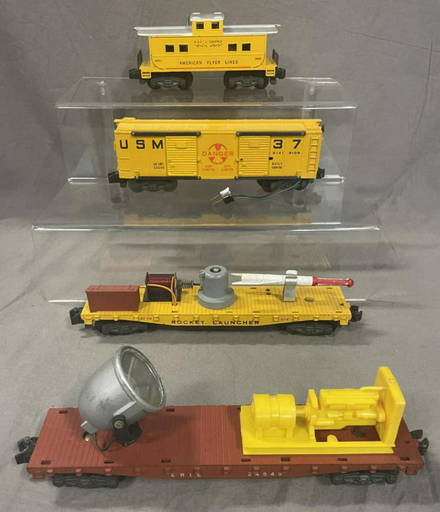 4 American Flyer Defender Set Cars