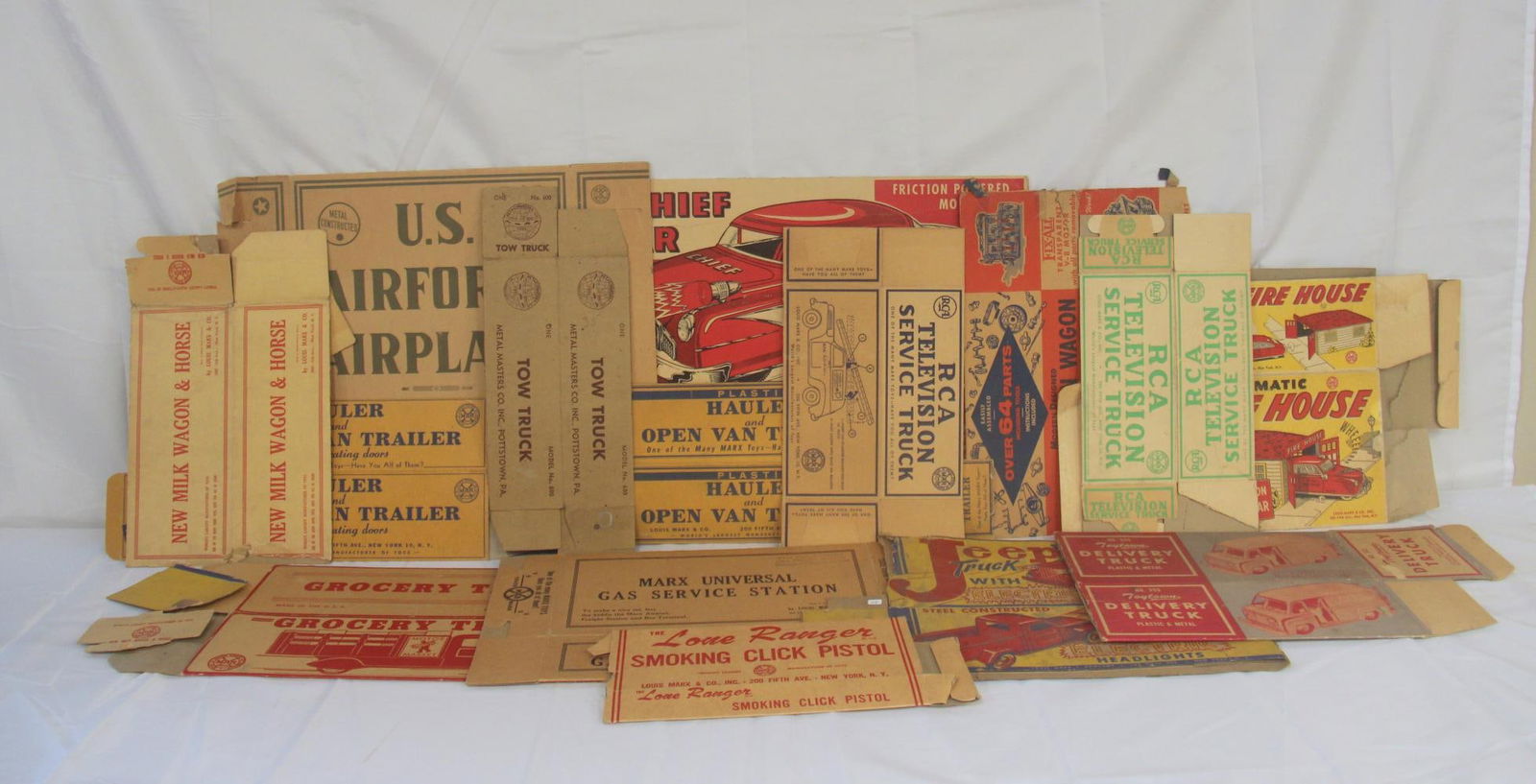 (15) Vintage Louis Marx Toy Boxes Auction