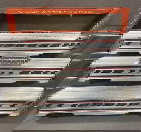 3 Lionel Super Chief Cars