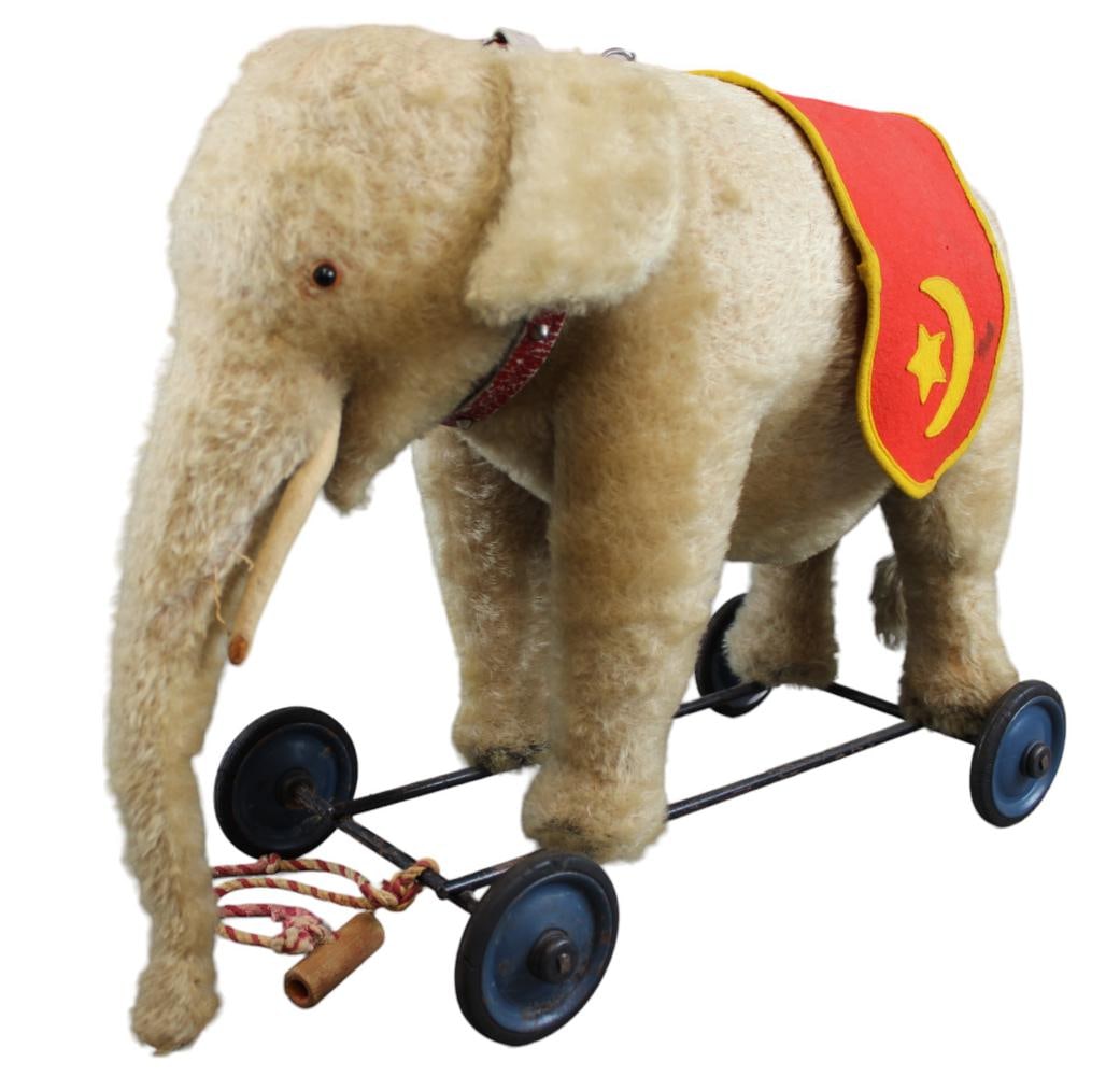Steiff Small Ride-on Elephant On Wheels Auction