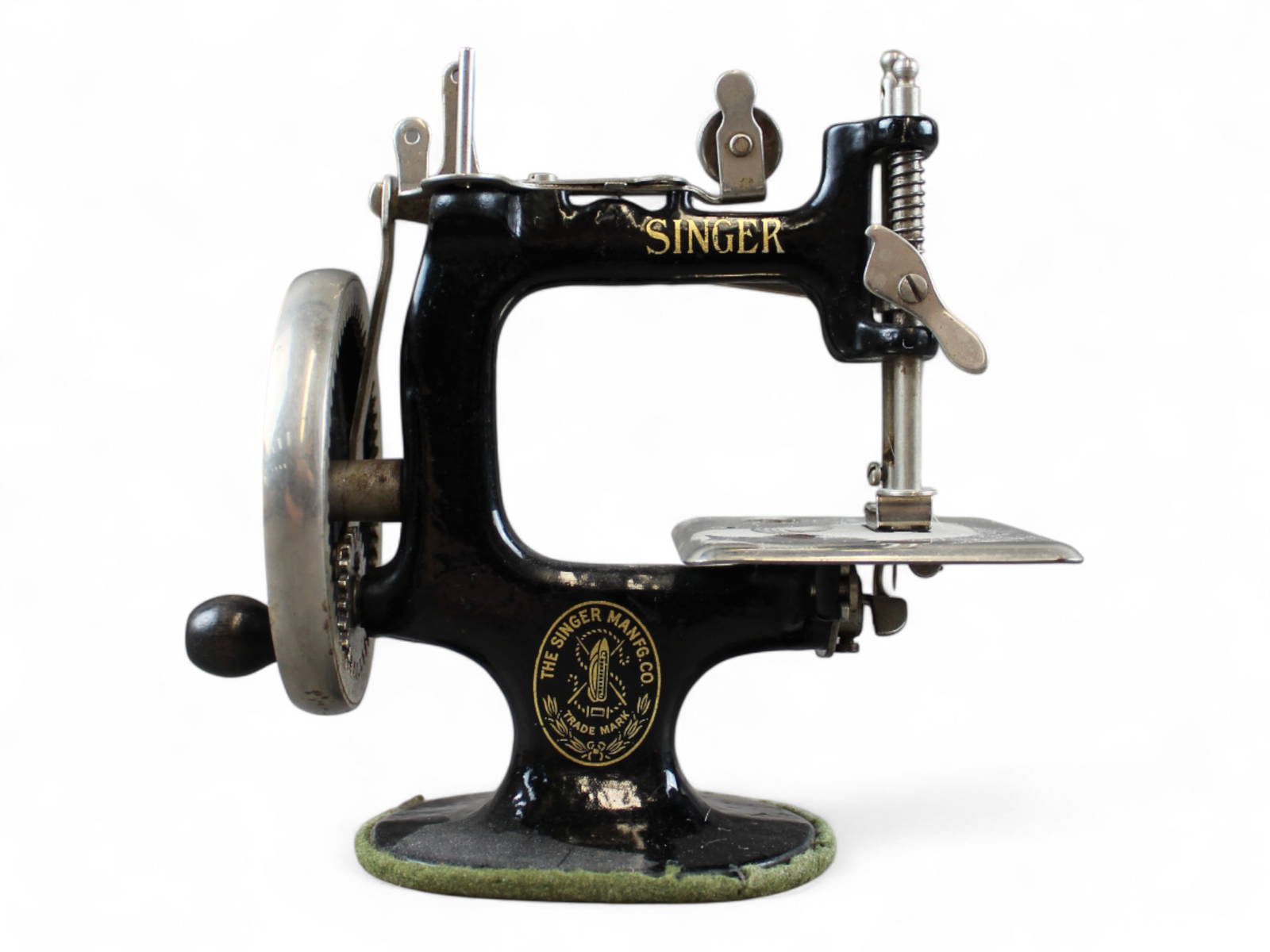 Miniature Singer Sewing Machine Auction