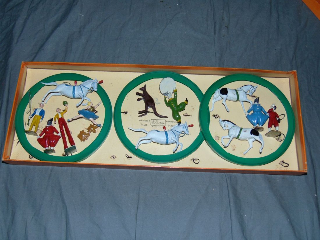 Britains 2054 Mammoth Circus Set in Original Box