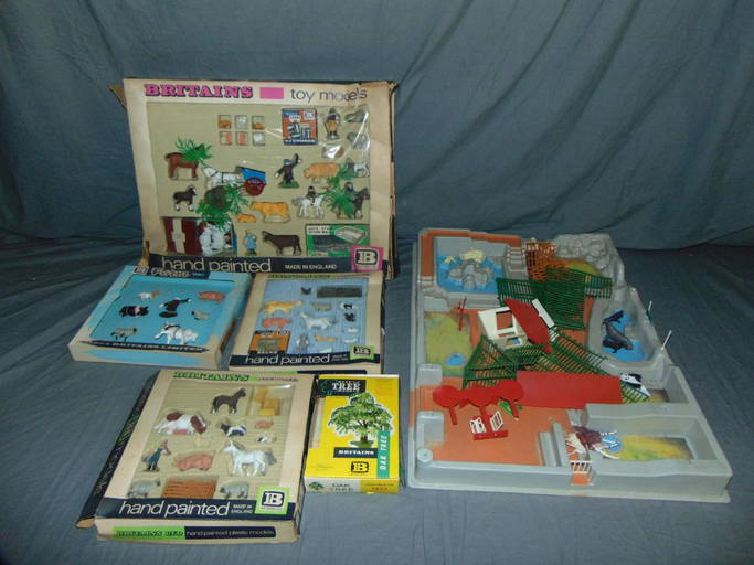Lot of Britains Farm Animal Sets and Zoo Playset - Jan 14, 2017 | Weiss ...