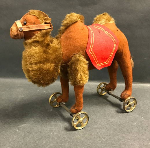 Early Steiff Camel Pull Toy On Wheels. Felt Body With