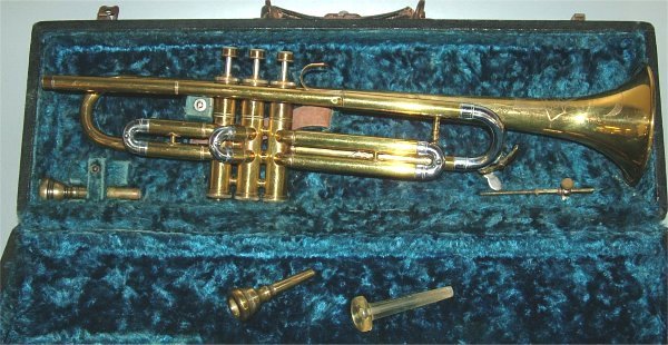 5002: CONTINENTAL CLARION BRASS TRUMPET W/CASE