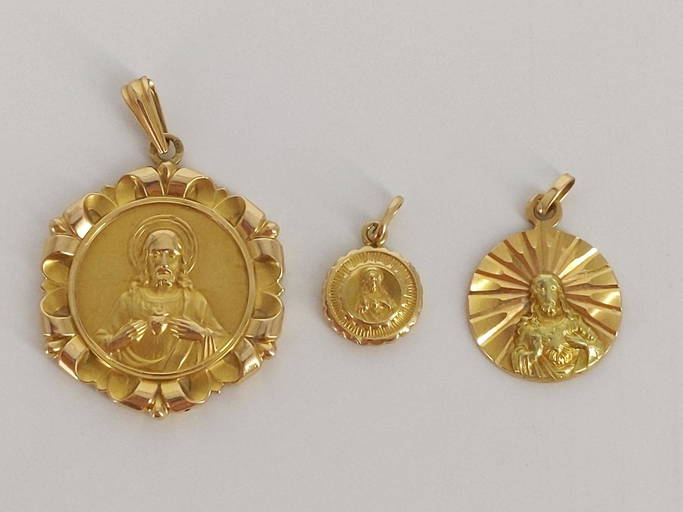 Three 18kt Gold Religious Charms/pendants