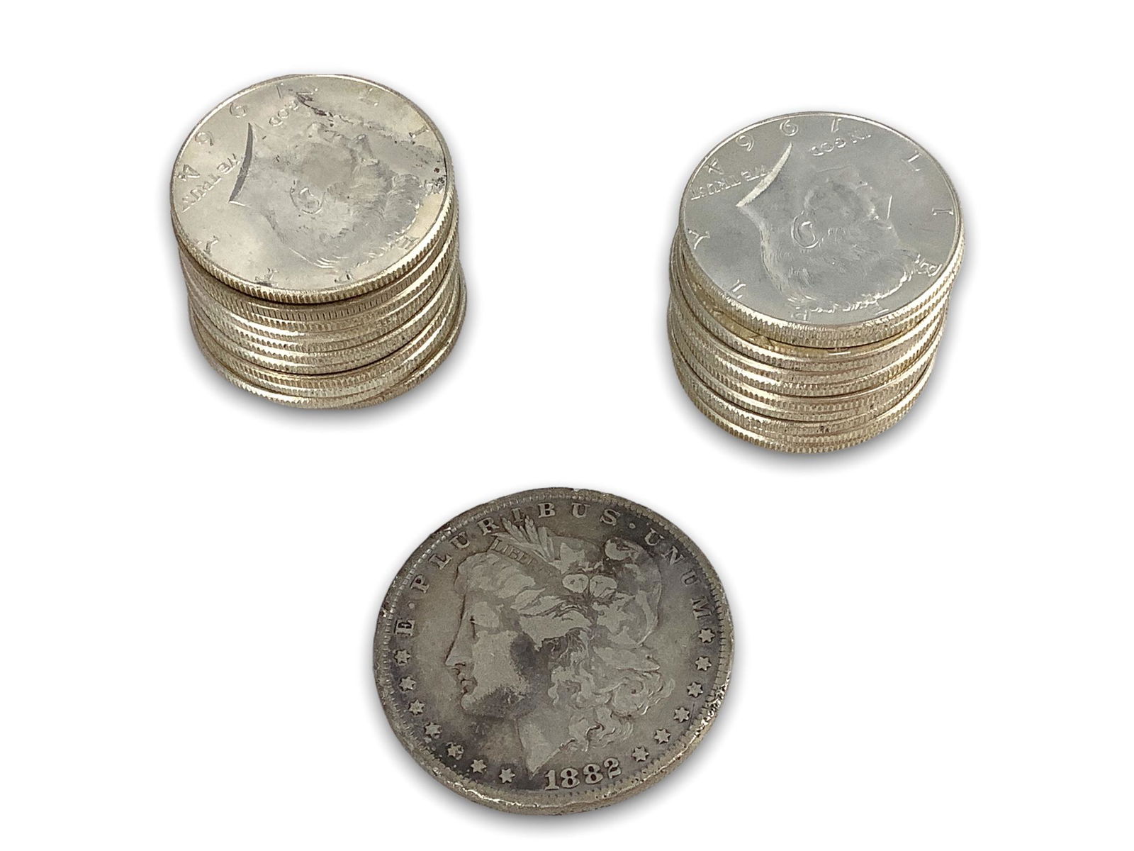 (1) U.s. Morgan Silver Dollar & (21) U.s. Silver Half Dollar Coins