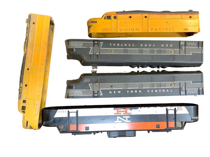 Lionel Postwar Lot Of Diesel Shells Including 2023(x2), 2354 (x2), 2350 ...