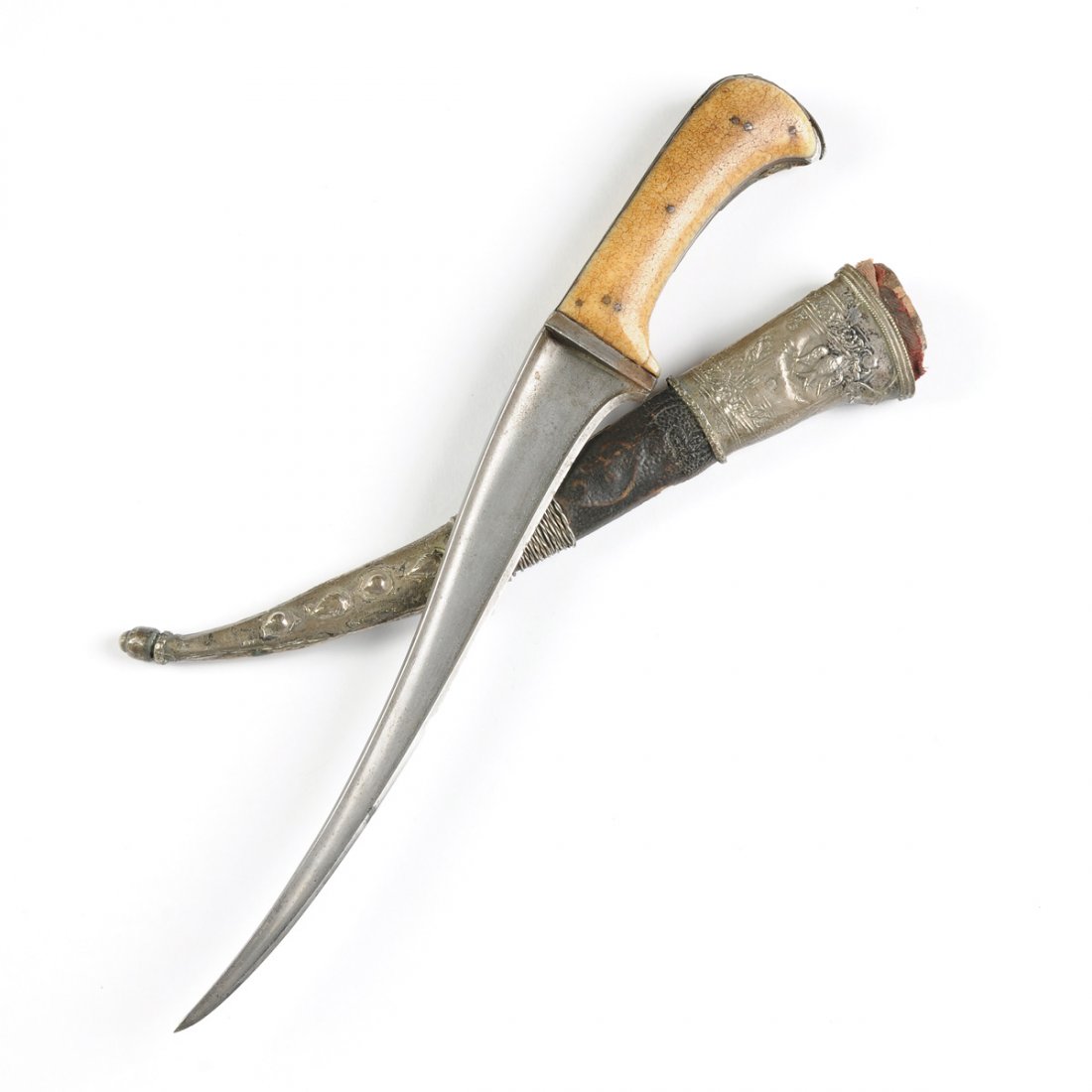 AN ANTIQUE INDIAN BONE AND STEEL KHANJAR DAGGER WITH