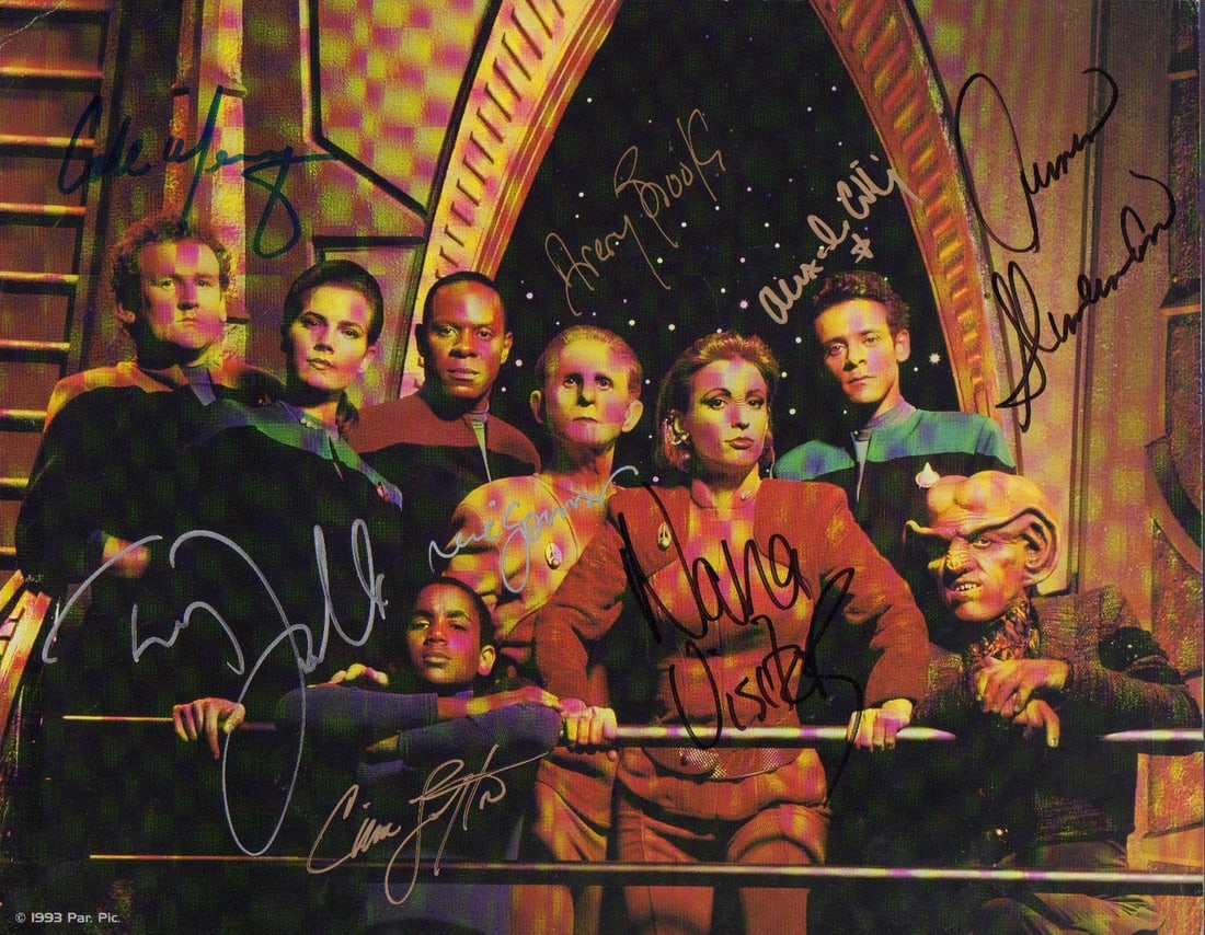 Star Trek Deep Space Nine Cast Signed 11x14 Photograph Auction