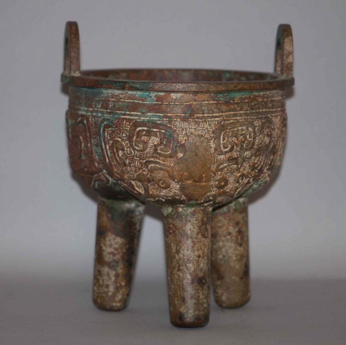 Important Chinese Bronze Ding With Ears