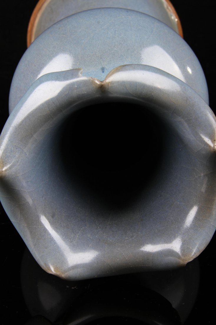 [CHINESE] SONG DYNASTY-STYLE RUYAO HIGH HILL VASE WITH - Dec 02, 2014 ...