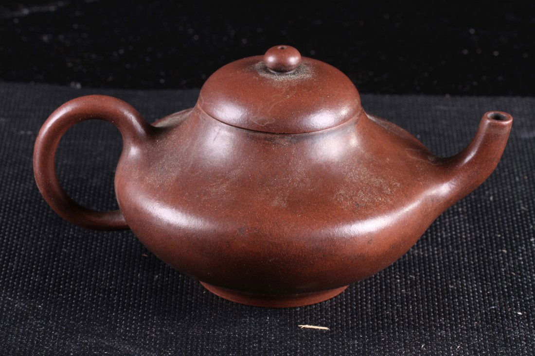 [CHINESE]A "JIN DING SHANG BIAO"MARKED YIXING GLAZED