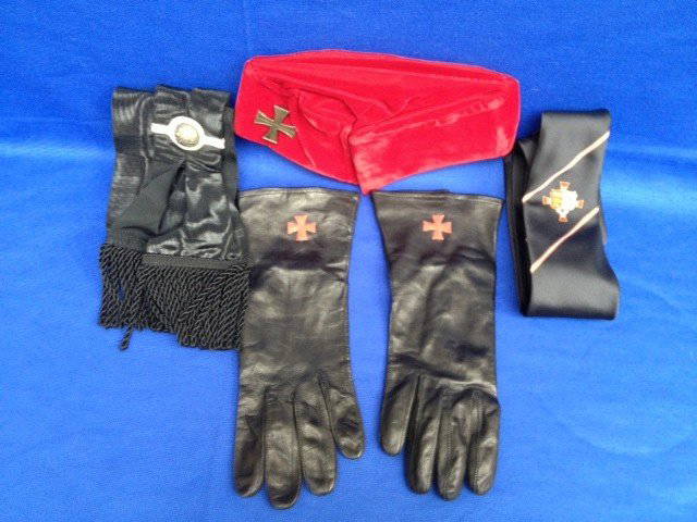 Knights Templar Cap, Gauntlet And Sash