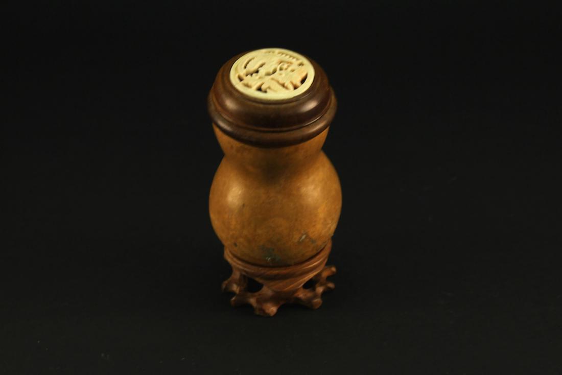 Grasshopper tank Made of Gourd Qing Dynasty Period