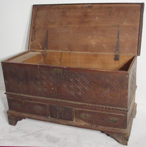 18th c. Pennsylvania dower chest - Jan 19, 2004 | MV Auctions in MA