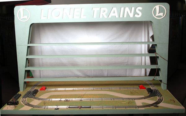 Lionel D133 Dealer Display Layout