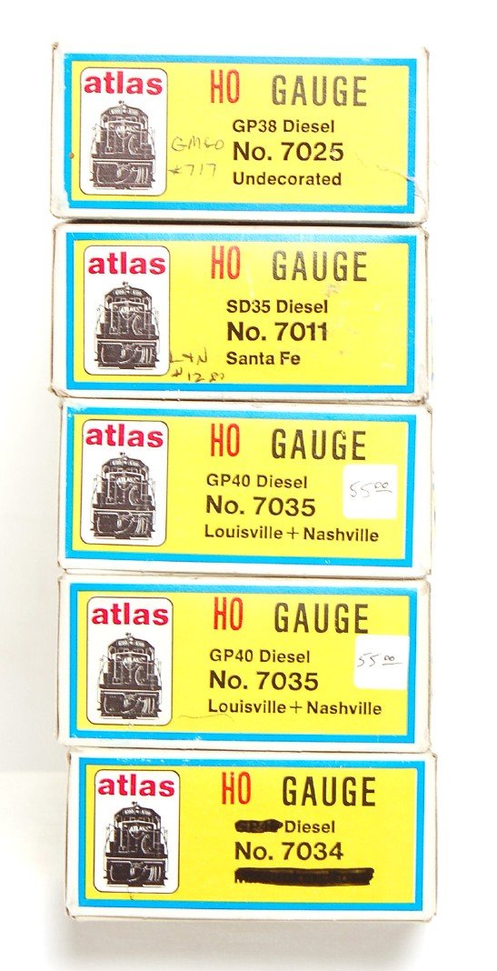 5477: Five Atlas diesel engines in OB, L&N, GM&O