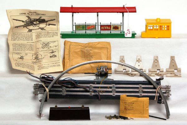 47: Lionel 375 turntable and 156 station platform