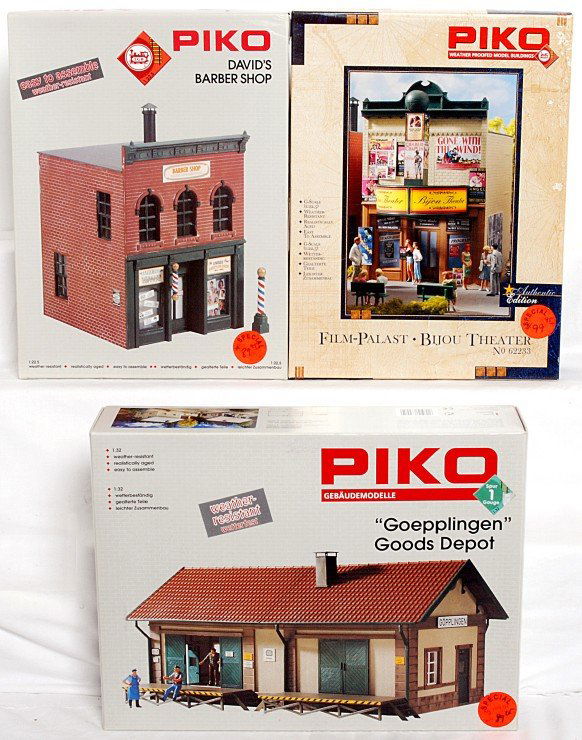 262: Three Piko G scale building kits in OB