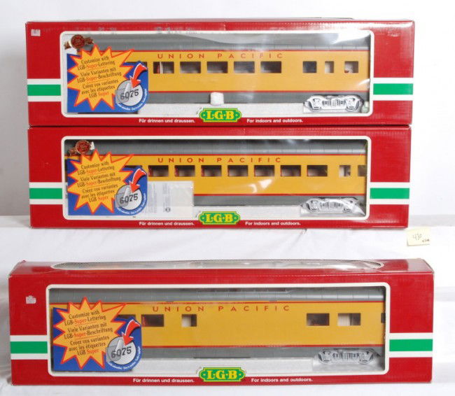 430: 3 LGB Union Pacific streamlined passenger cars