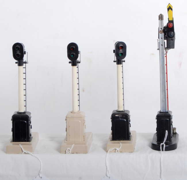 12: Lionel 151 semaphore, three 253 block signals