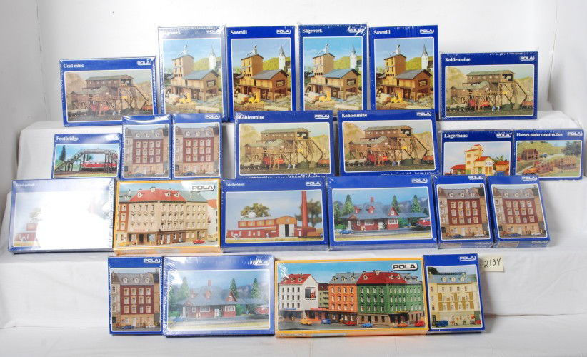 2134: 23 Pola N scale building kits