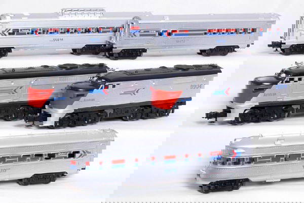 Lionel Amtrak Set 8903 8904 16013 16014 16015