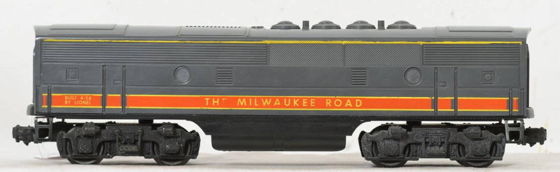Lionel 2378 Milwaukee Road F3 B Unit W/ Yellow Stripe
