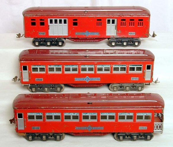 2098: Lionel prewar 1766, 1767 and 1768 cars