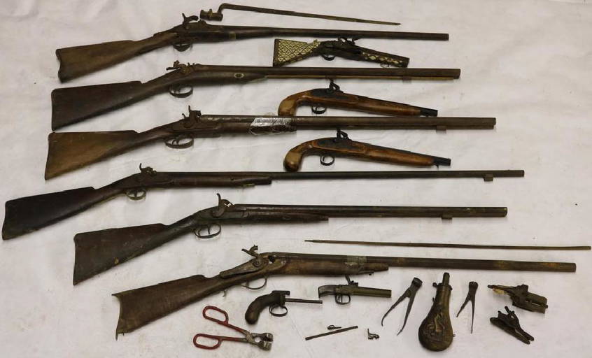 18 Misc. Guns, Pistols, Gun Parts, Powder Flasks,