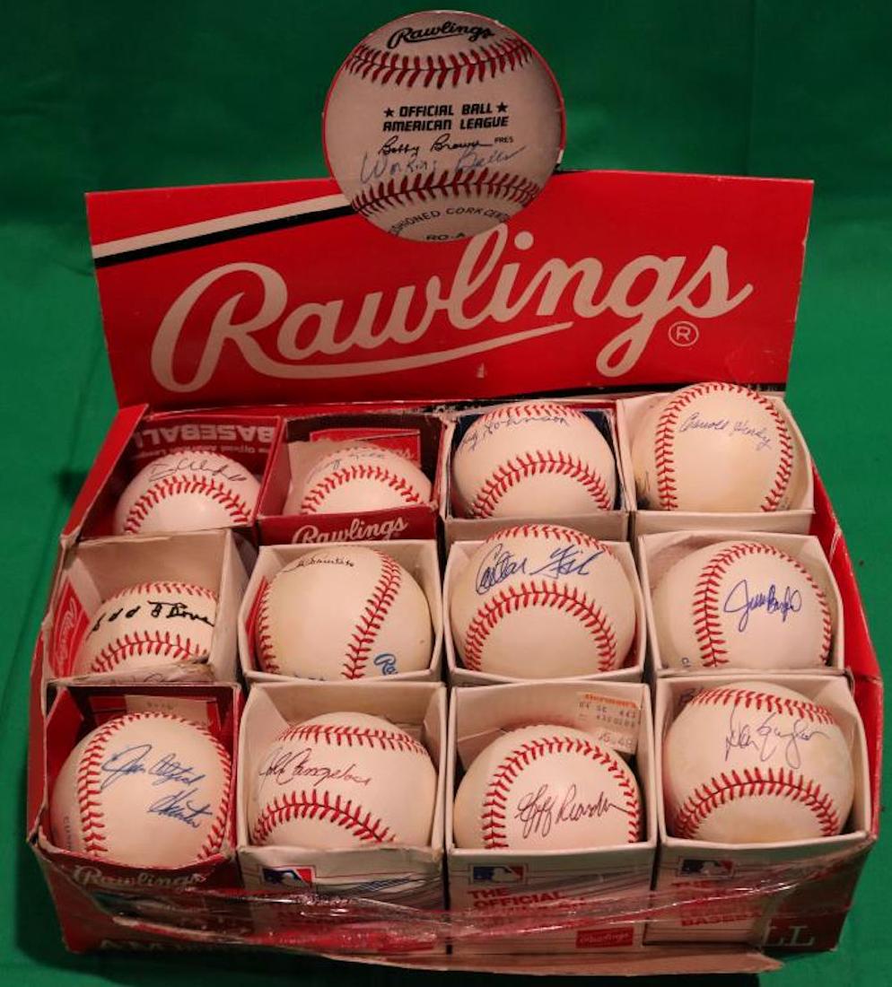 RAWLINGS BASEBALLS DISPLAY BOX WITH 12 SIGNED - Feb 23, 2019 | Turkey ...