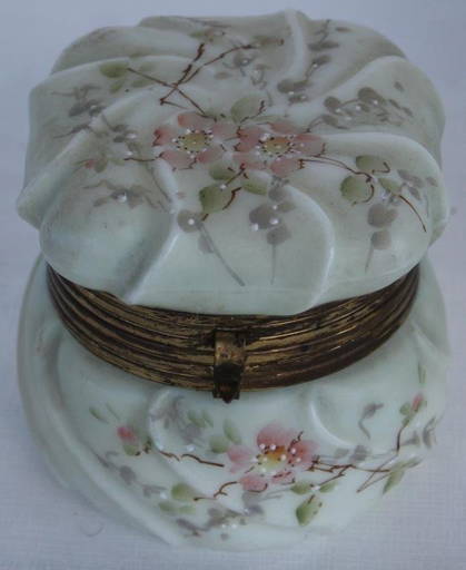 Small Unmarked Wave Crest Box, Floral Design