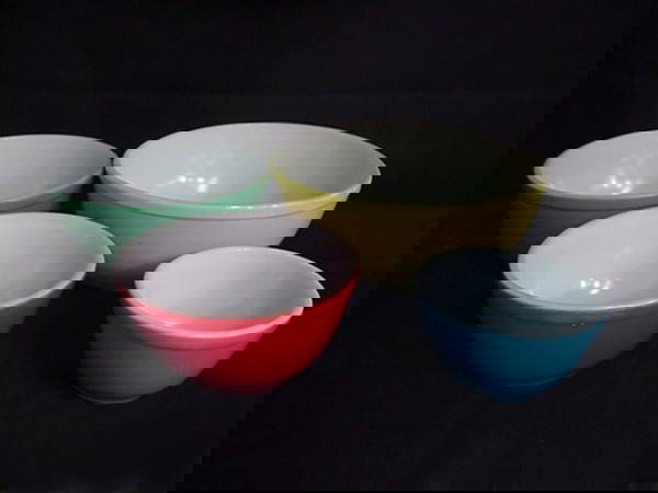 Set Of Four Color Pyrex Stacking Bowls