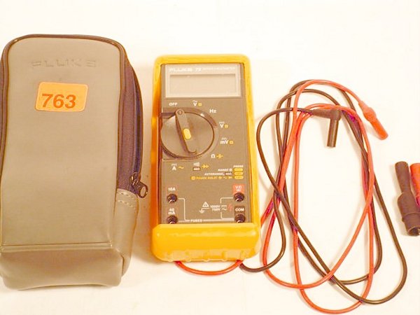 763: Fluke 79 series II multimeter w/leads an