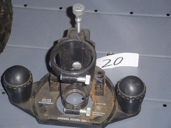 20: Dremel accessory router base, Model #330