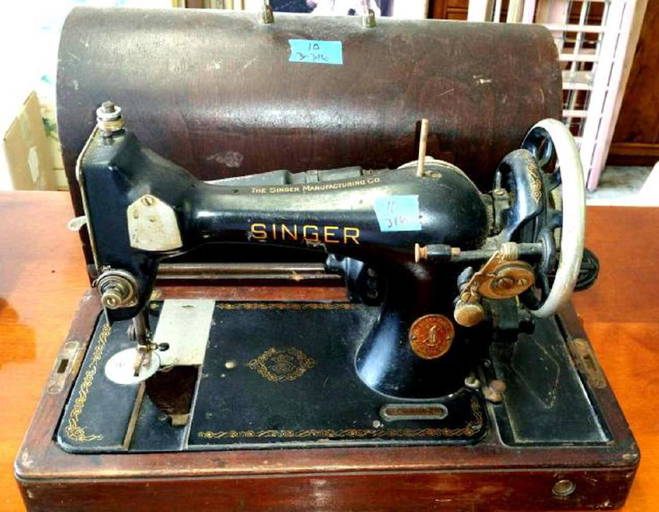 1938 Singer Portable Chain Stich Model 24 Sewing