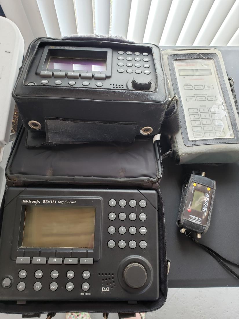 CABLE TV SIGNAL MEASURING EQUIPMENT/MAINTENANCE WORKERs